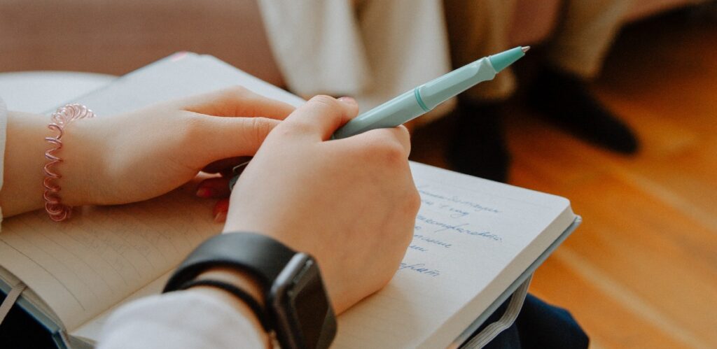 Online Counseling - Through a Therapist's Eyes